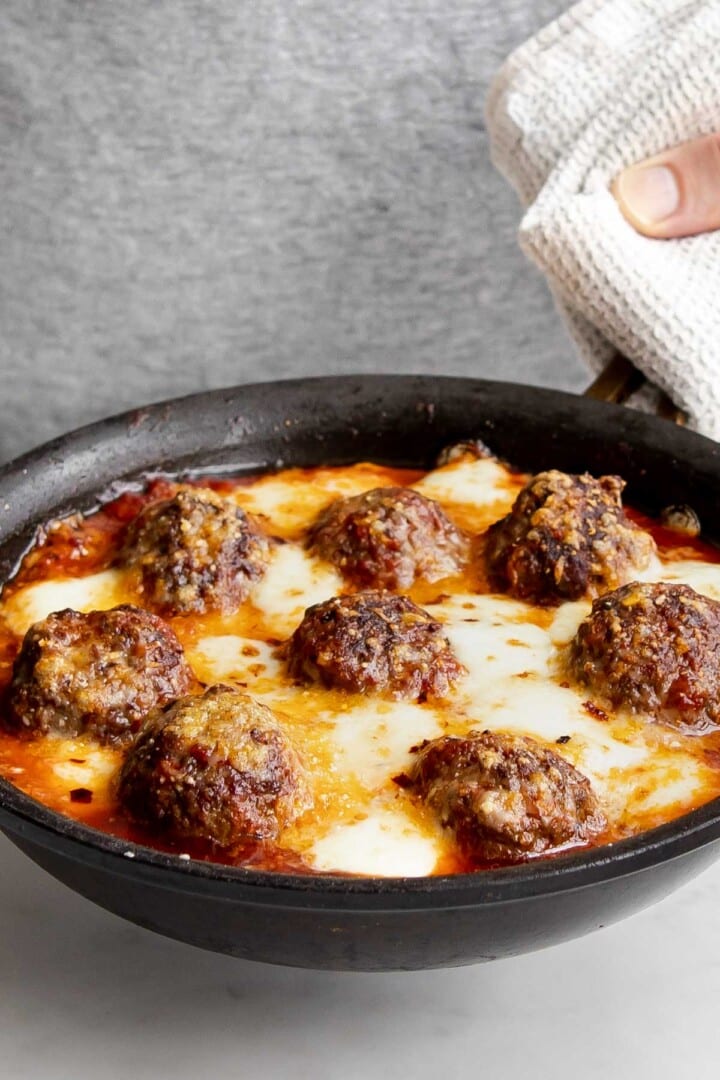 Spicy Meatballs in Tomato Sauce with Mozzarella - Chef Sous Chef
